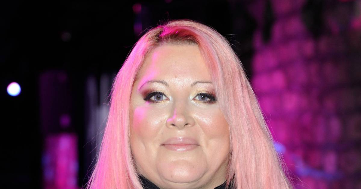 Loana et ses cheveux roses aux Public Buzz Awards le 1er avril 2015 à ...