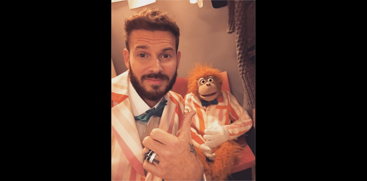 Photo : M. Pokora et la marionette de Jeff Panaloc dans les coulisses ...