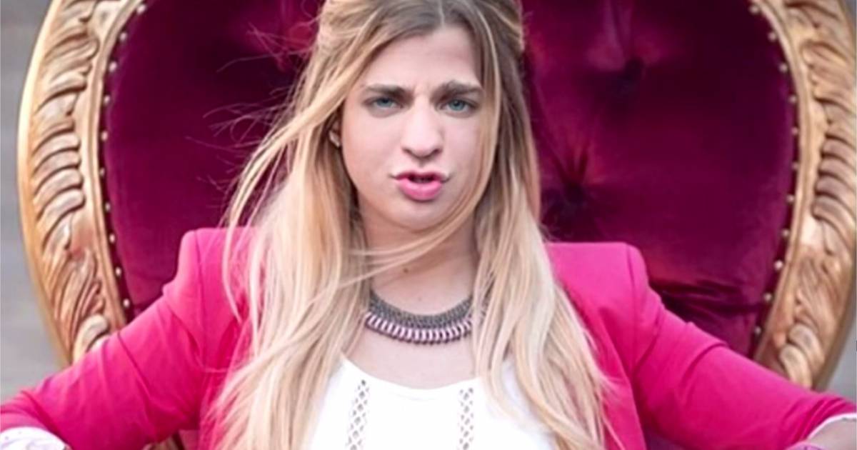 Squeezie se transforme en EnjoyPhoenix, Cyprien... sa nouvelle vidéo ... Squeezie se transforme en EnjoyPhoenix, Cyprien... sa nouvelle vidéo ...