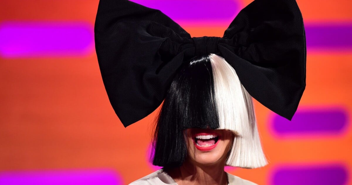 Sia : pourquoi cache-t-elle son visage ? La chanteuse s'explique ...
