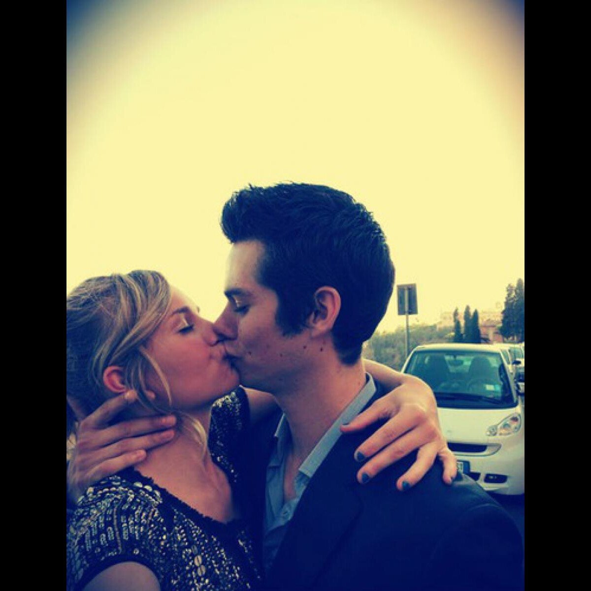 Dylan Obrien And Britt Robertson Kissing