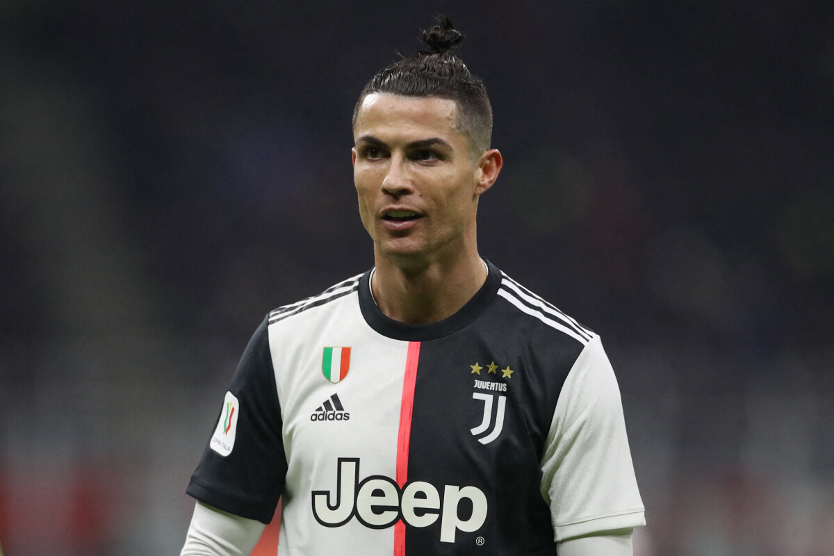 Photo : Cristiano Ronaldo bat un nouveau record : il est la personne avec le plus d'abonnés sur ...