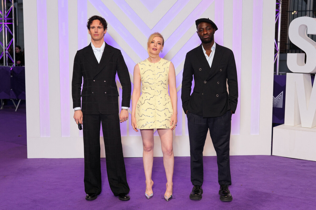 Photo : Cory Michael Smith, Gillian Jacobs et Ralph Amoussou lors de la ...