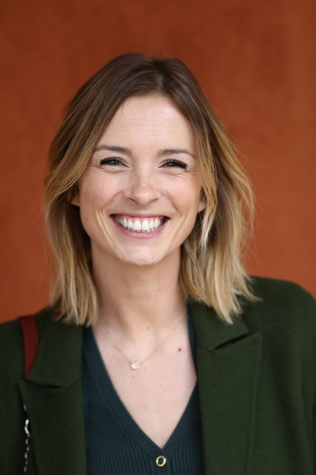 Photo : Isabelle Ithurburu au village lors des internationaux de France ...