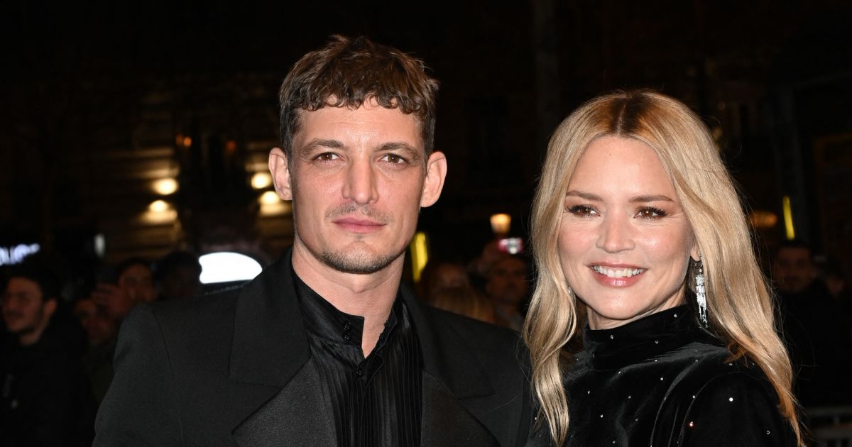 Niels Schneider et sa compagne Virginie Efira - Photocall au Fouquet's ...