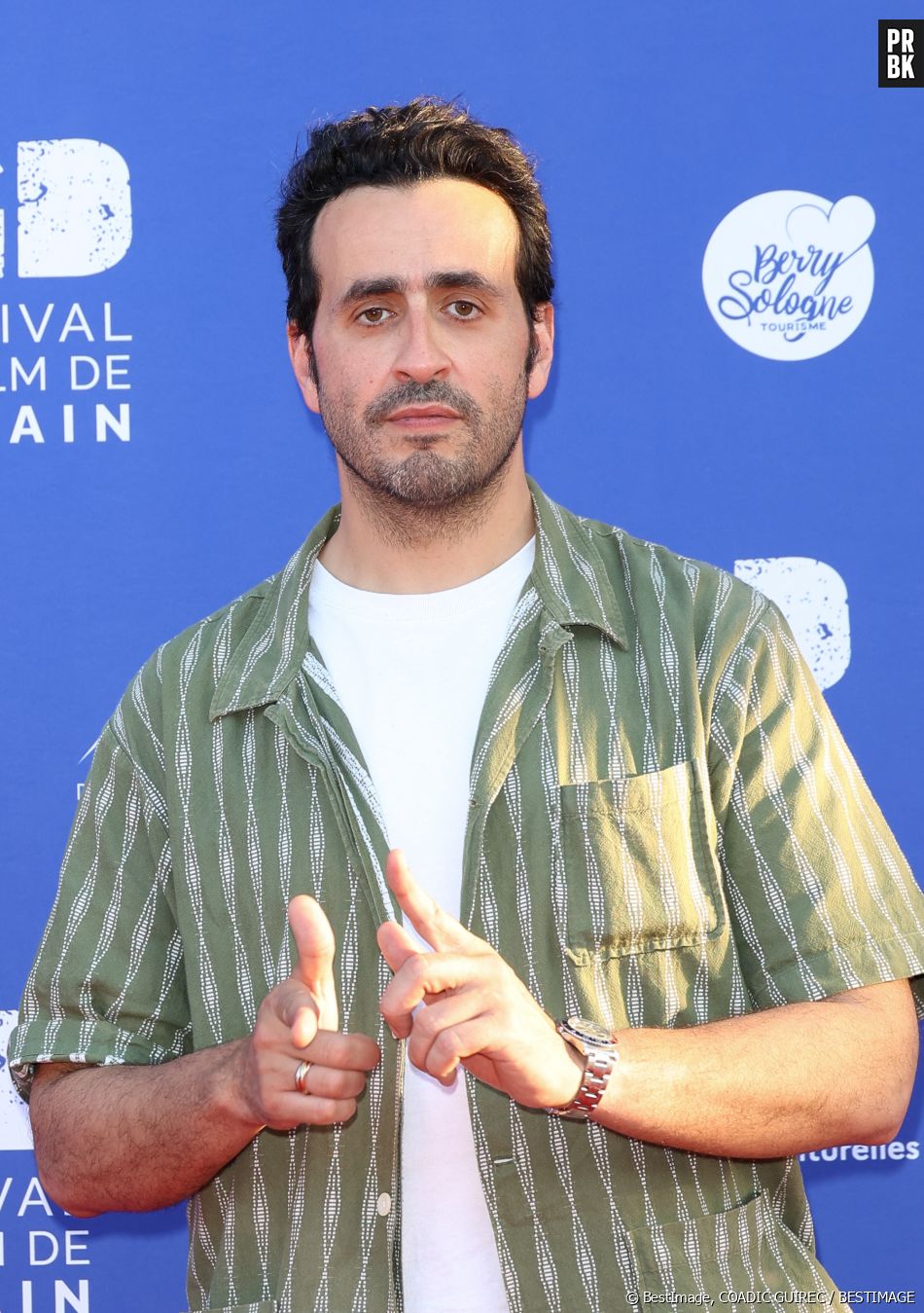 "S*ce ma b*te" : Jonathan Cohen a donné son tout premier concert solo grâce à Orelsan et c'était ...