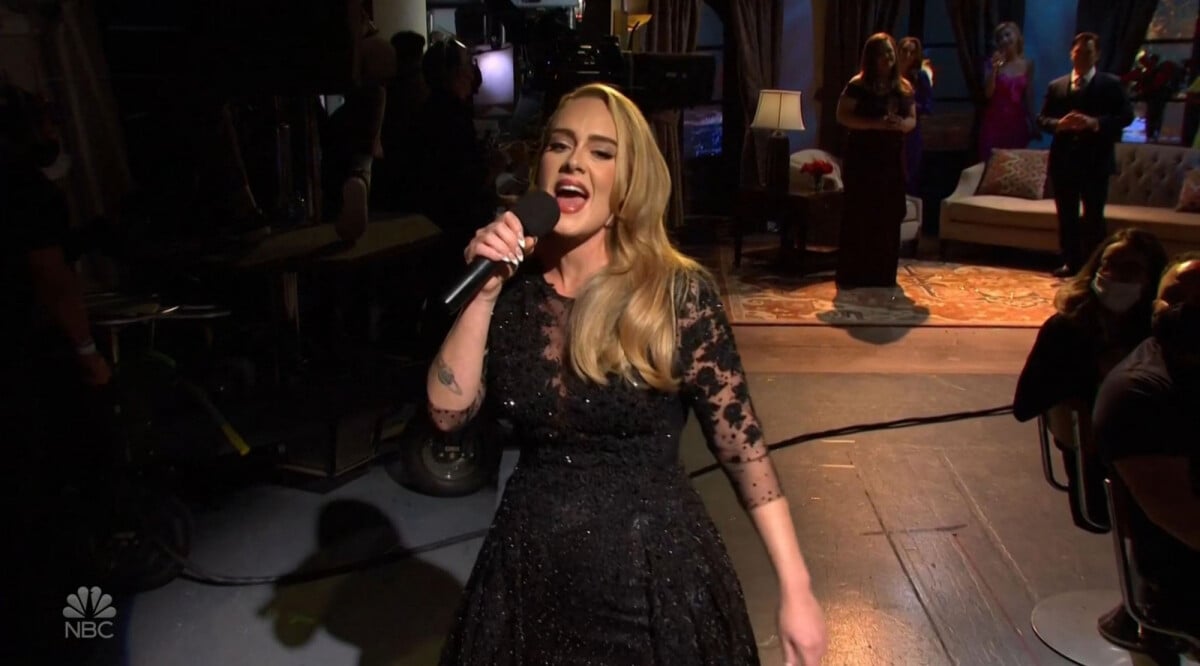 Photo : Adele dans le Saturday Night Live à Los Angeles, le 24 octobre 2020 - PureBreak