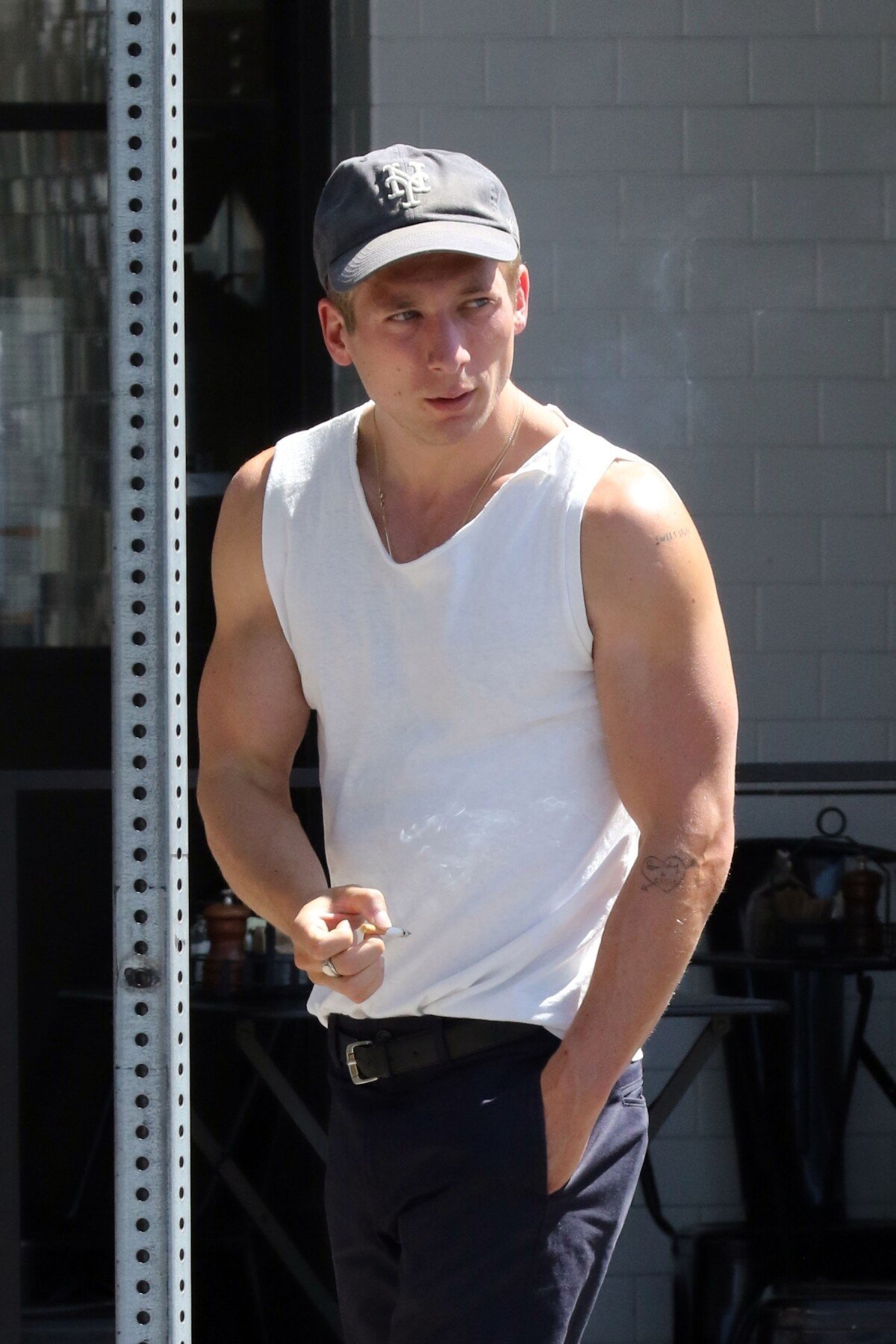 Photo : Jeremy Allen White et Addison Timlin, enceinte, sont allés ...