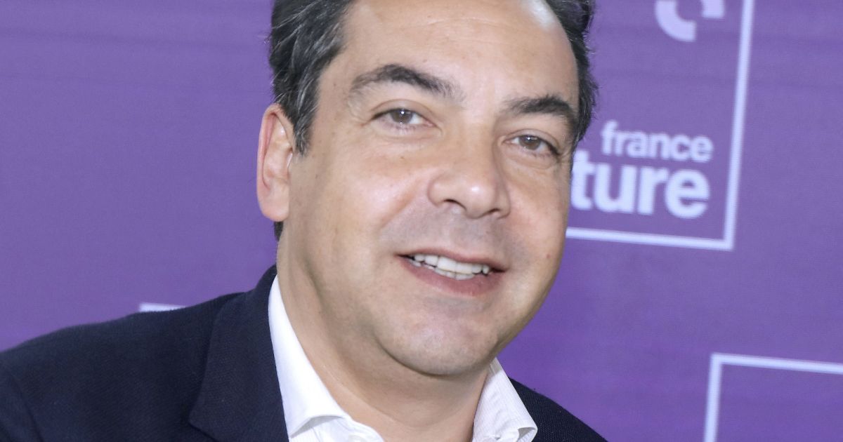 Portrait de Patrick Cohen, lors du Festival du Livre de Paris 2022 au ...