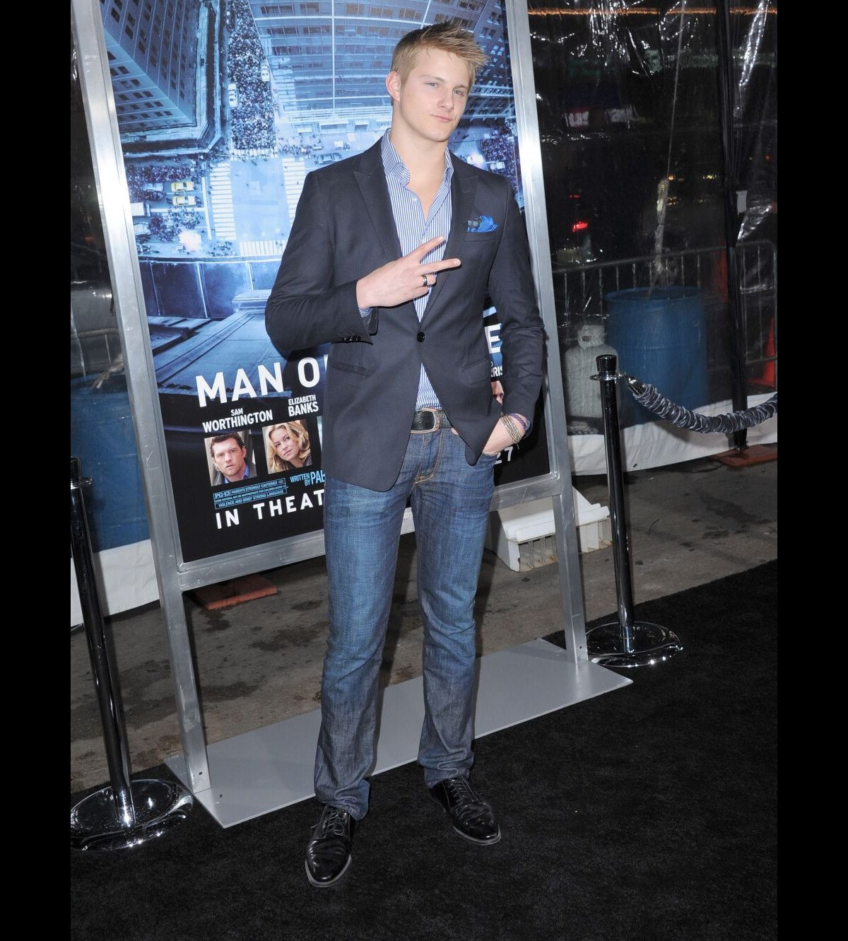 Photo : Alexander Ludwig, cool attitude - PureBreak