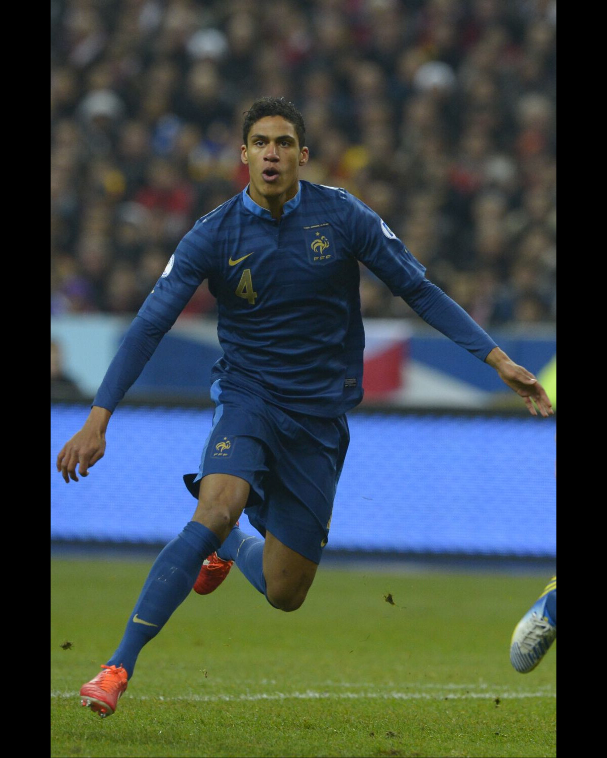 Photo : Raphaël Varane, 20 ans, sous le maillot de l'équipe de France ...