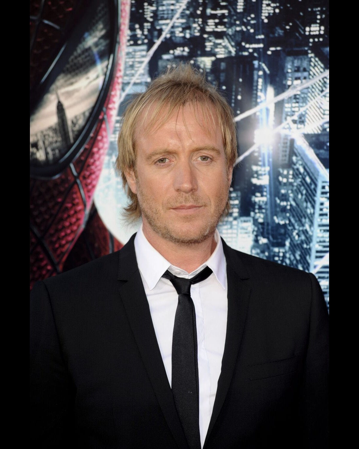 Photo : Elementary saison 2 : Rhys Ifans sera le frère de Sherlock ...