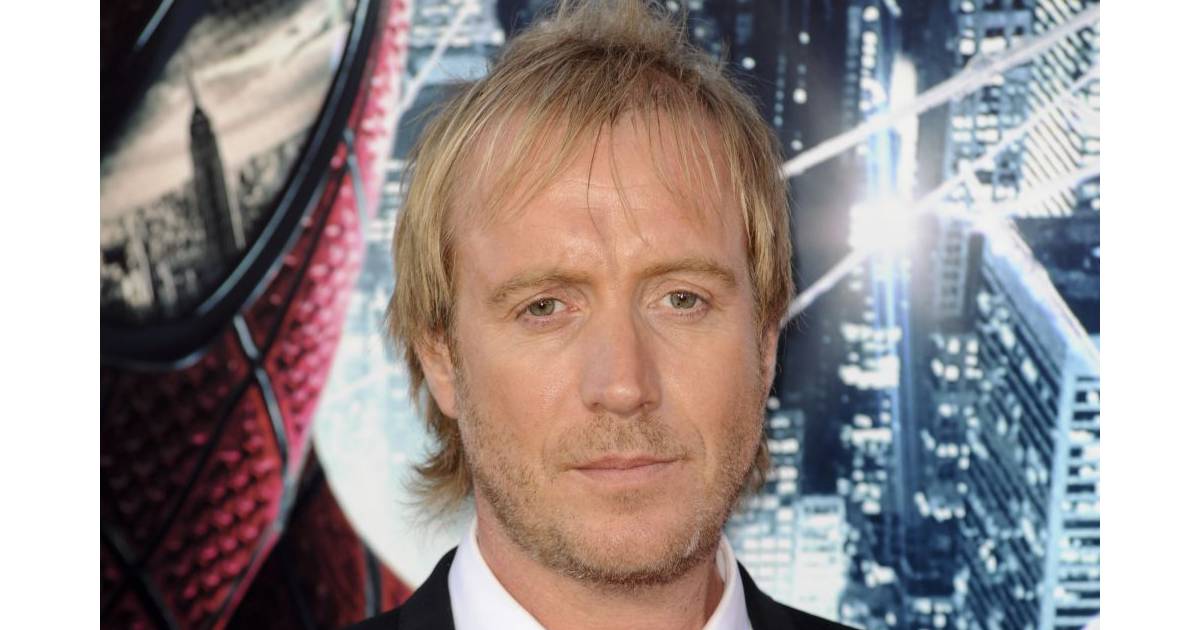 Elementary saison 2 : Rhys Ifans sera le frère de Sherlock - Purebreak