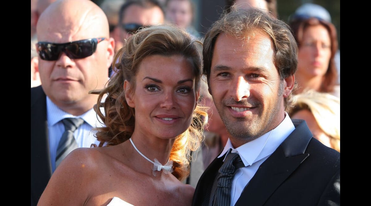 Photo : Ingrid Chauvin prend la parole pour expliquer les circonstances ...