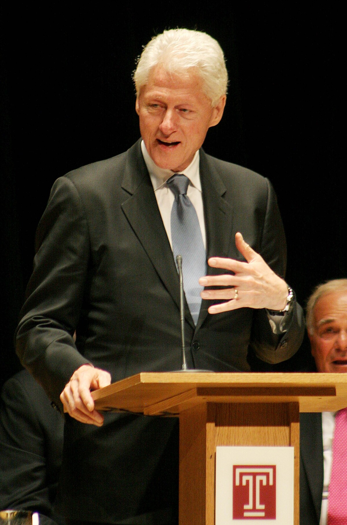 Photo : Scandal saison 4 : Bill Clinton attendu par Shonda Rhimes ...