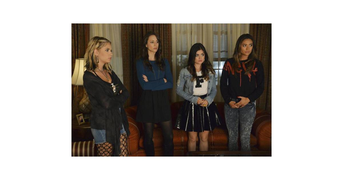 Pretty Little Liars saison 5 : les menteuses s'affichent - Purebreak