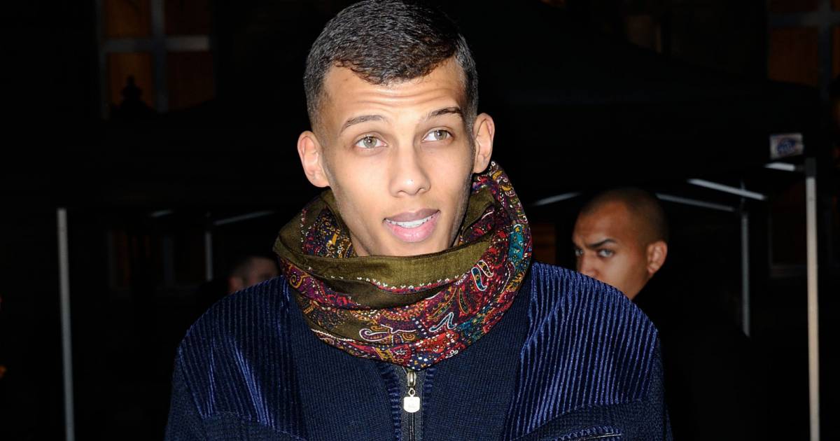 Stromae au défilé Valentino automne-hiver 2015/2016 pendant la Fashion ...
