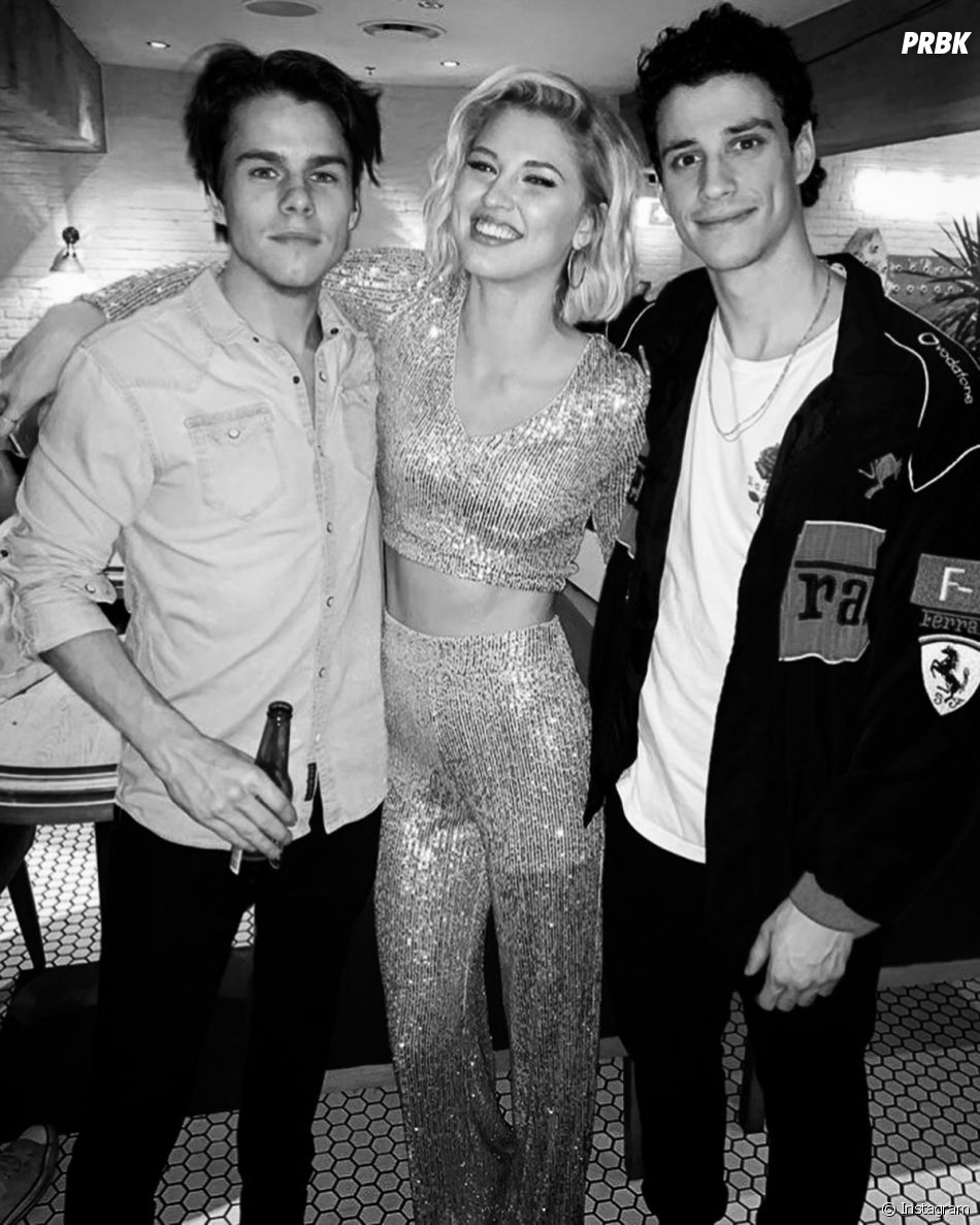 Sarah Grey (The Order) avec Jake Manley (Jack) et Adam DiMarco (Randall ...