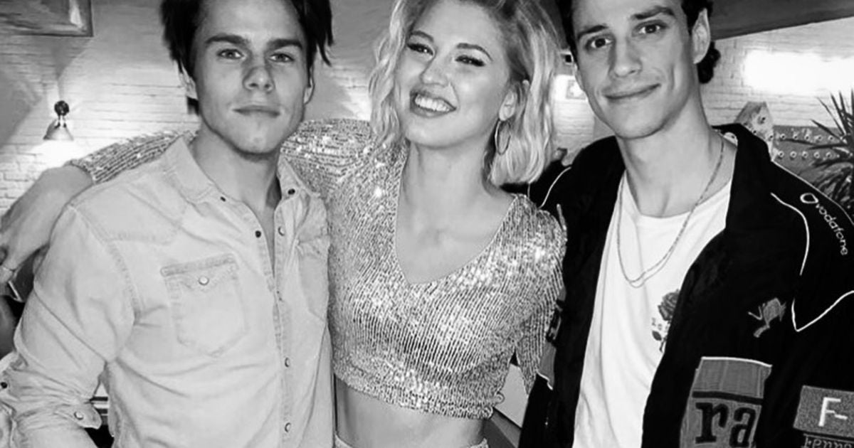 Sarah Grey (The Order) avec Jake Manley (Jack) et Adam DiMarco (Randall ...