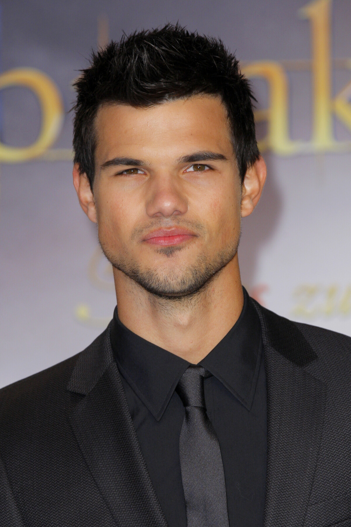Photo : Taylor Lautner - Avant-Premiere du film Twilight "Breaking Dawn ...