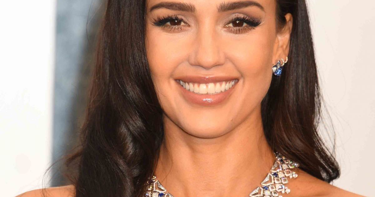 Jessica Alba au photocall de la soirée Vanity Fair lors de la 95ème ...