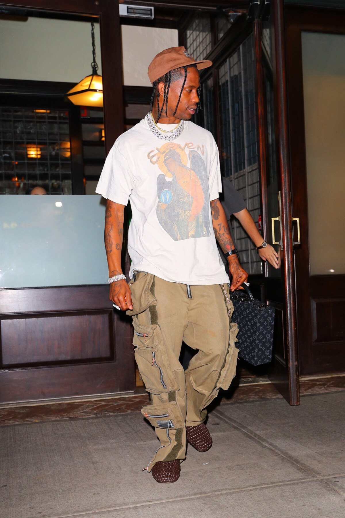 Photo : Travis Scott à la sortie de l'hôtel "Greenwich" à New York, le ...