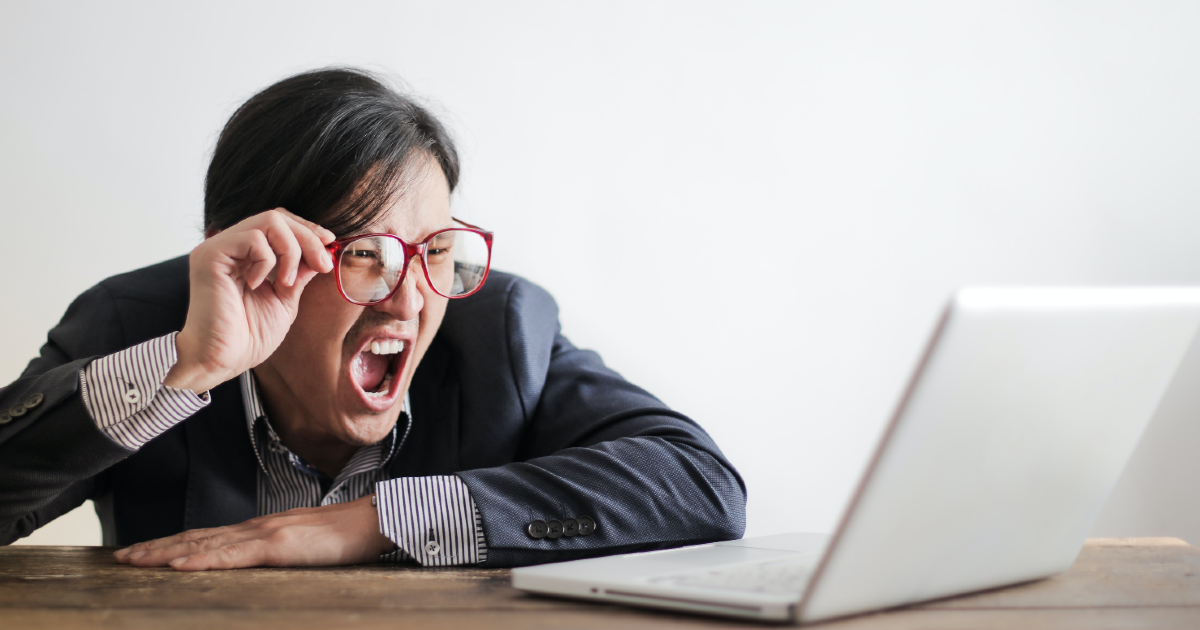 Un PDG a licencié 1 000 personnes et leur a ordonné de reprendre leurs ...