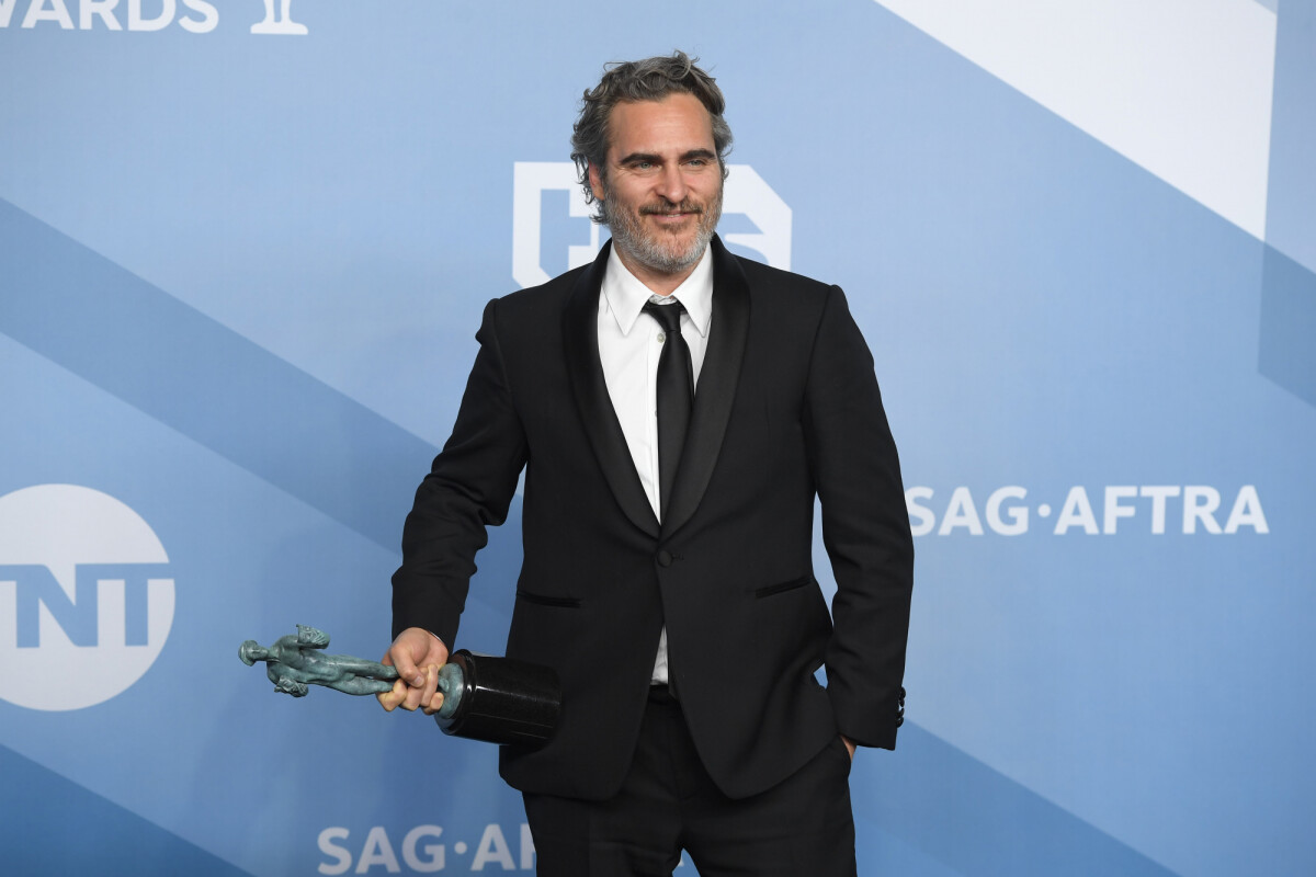 Photo : Joaquin Phoenix - Pressroom - 26ème cérémonie annuelle des ...