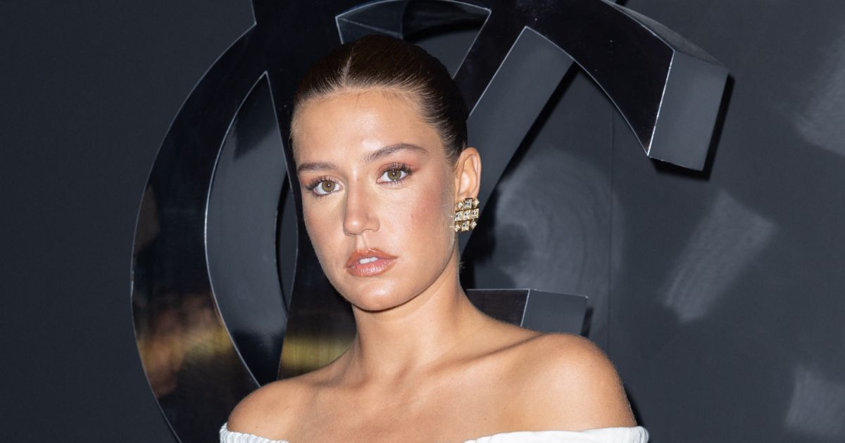 Adèle Exarchopoulos - Personnalités à la soirée YSL Beauty Myself lors ...