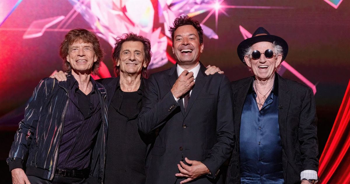 Les membres du groupe des Rolling Stones, Ronnie Wood, Mick Jagger, et ...