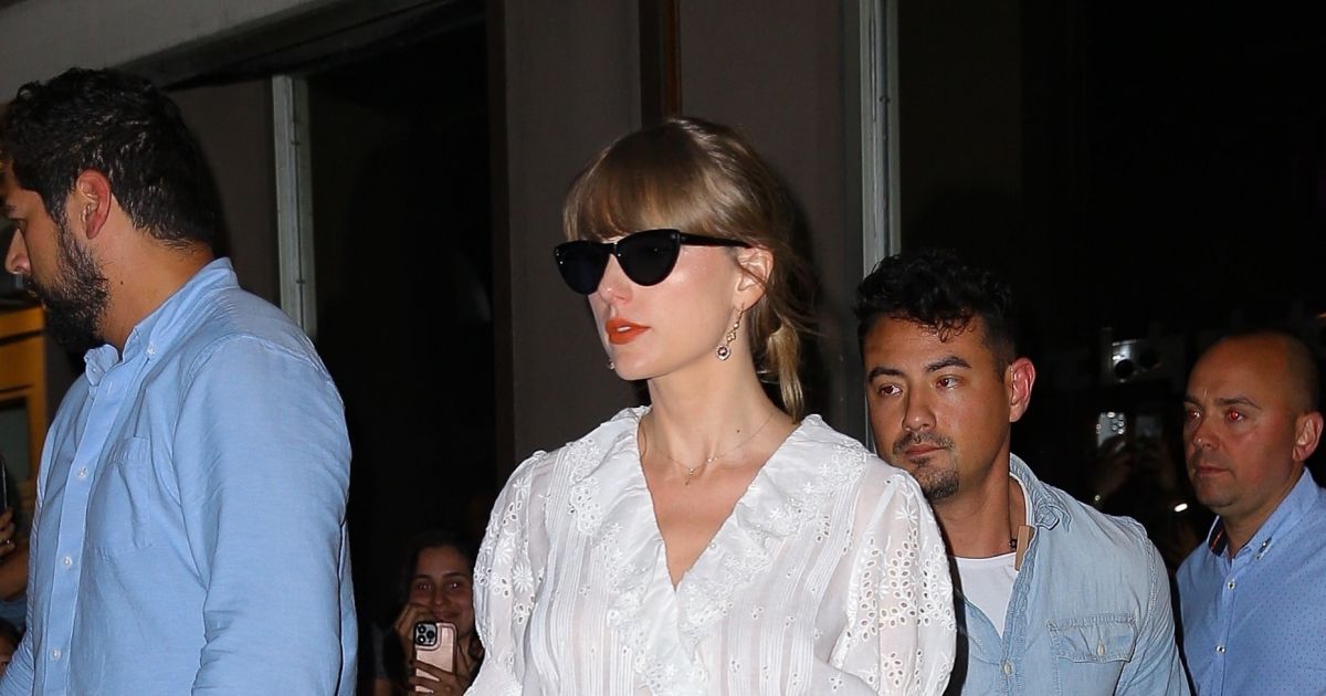 New York, NY - Taylor Swift dons denim shorts and a smile as she exits ...