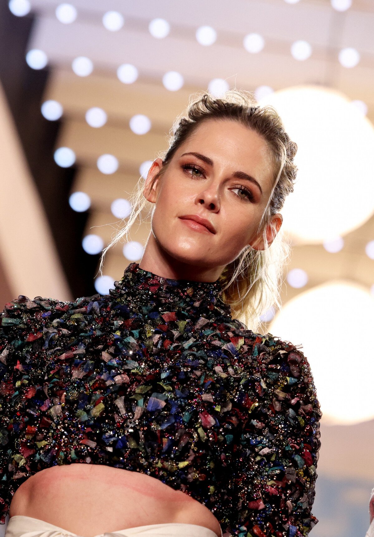 Photo : Kristen Stewart - Descente des marches du film « Les crimes du futur » lors du 75ème ...