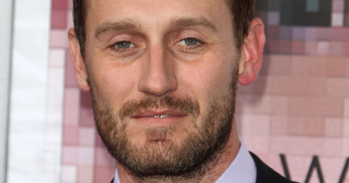 Josh Stewart - Première du film Transcendance à Westwood, le 10 avril ...