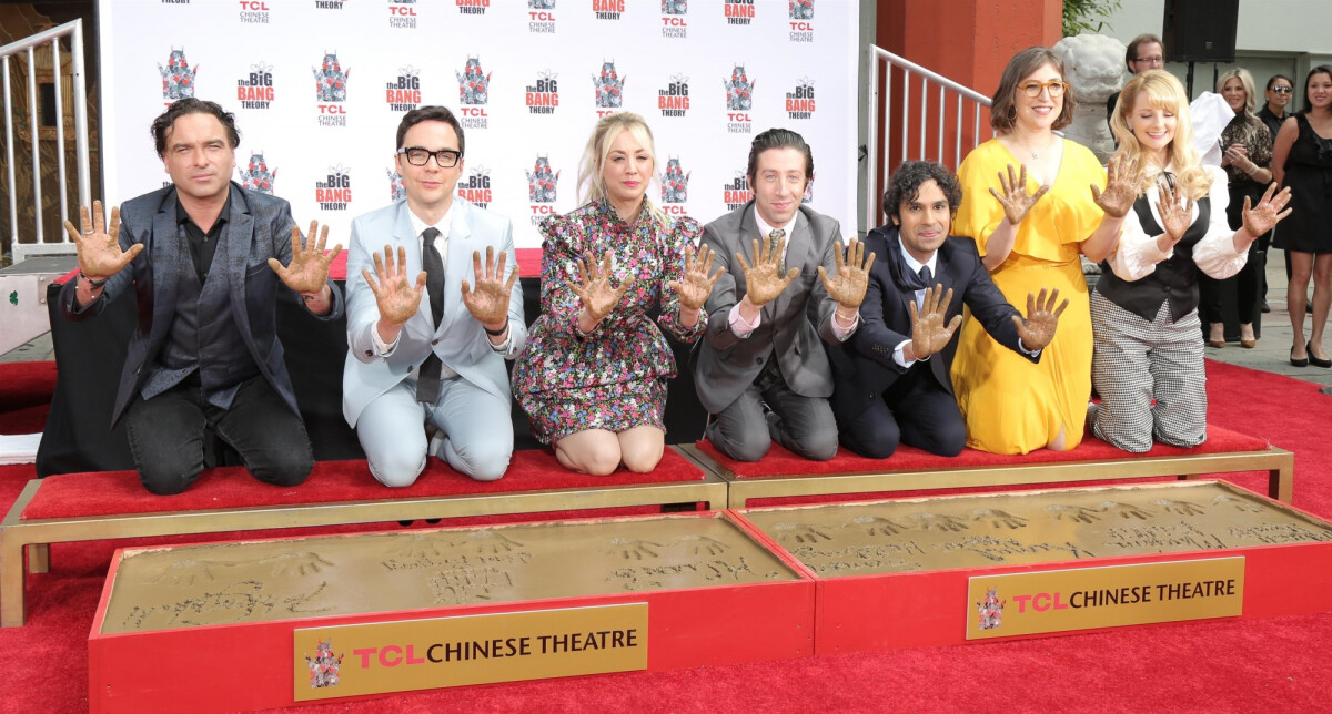 Photo : Johnny Galecki, Jim Parsons, Kaley Cuoco, Simon Helberg, Kunal ...