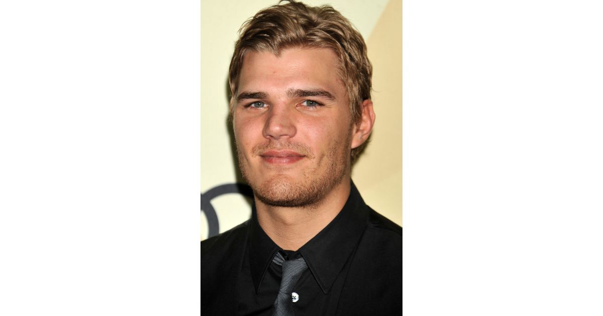 Chris Zylka est connu pour avoir incarné Jake dans Secret Circle ...