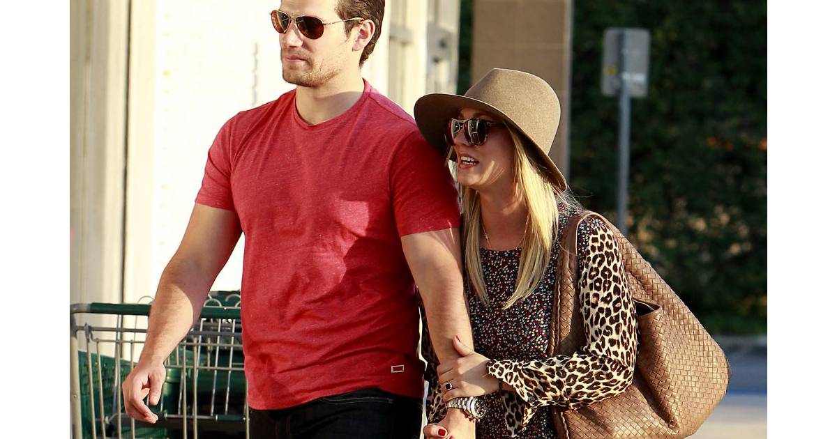 Henry Cavill et Kaley Cuoco main dans la main à Los Angeles, le 3 ...