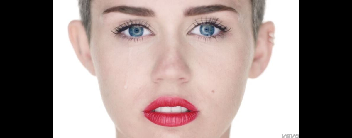 Photo : Miley Cyrus - Wrecking Ball, le clip provoc extrait de l'album ...