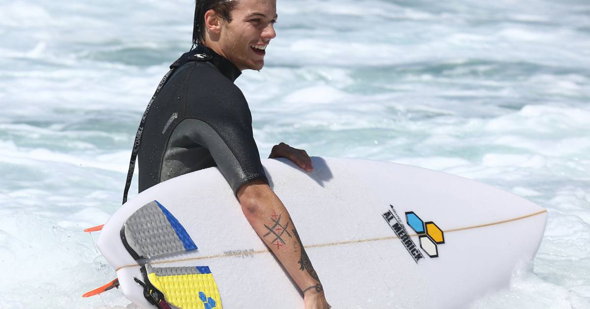 One Direction : Louis Tomlinson en pleine séance surf - Purebreak