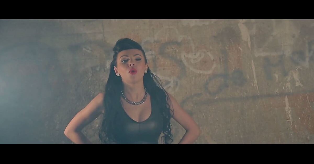 Niia Hall chanteuse : les premières images de son clip - PureBreak