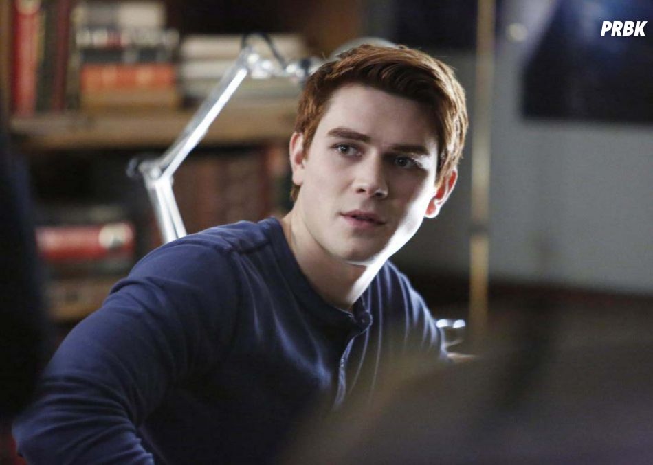 Riverdale saison 2 : Archie bientôt face au retour de Miss Grundy ...