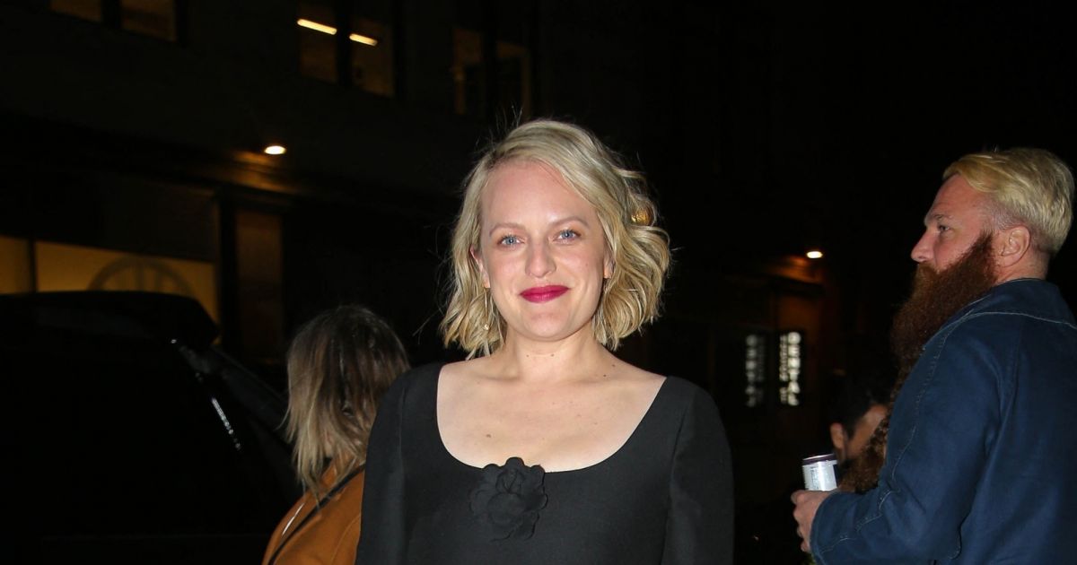 Elisabeth Moss à la sortie des studios de l'émission Watch What Happens ...