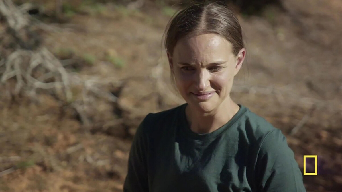 Photo : Natalie Portman participe à l'émission "Running Wild" avec Bear ...