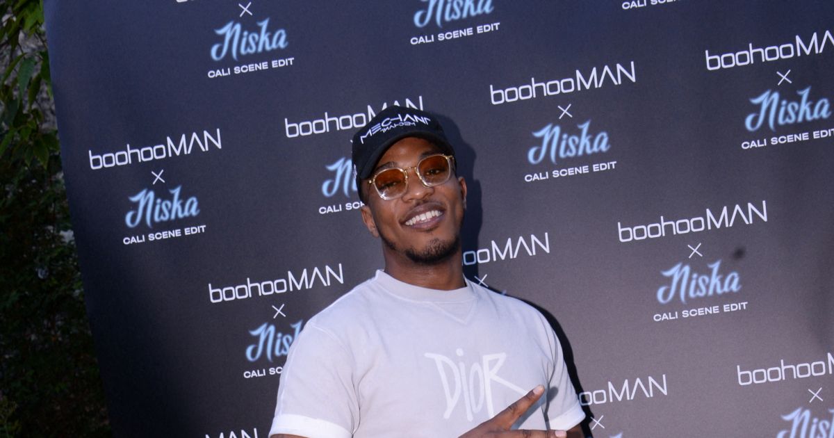 En effet, conseillé par le rappeur Zed, il a choisi Bayass et Slkrack ...