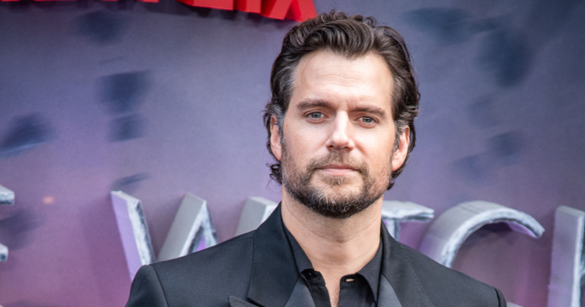 Au revoir Robert Pattinson et bonjour Henry Cavill : l'acteur de The ...