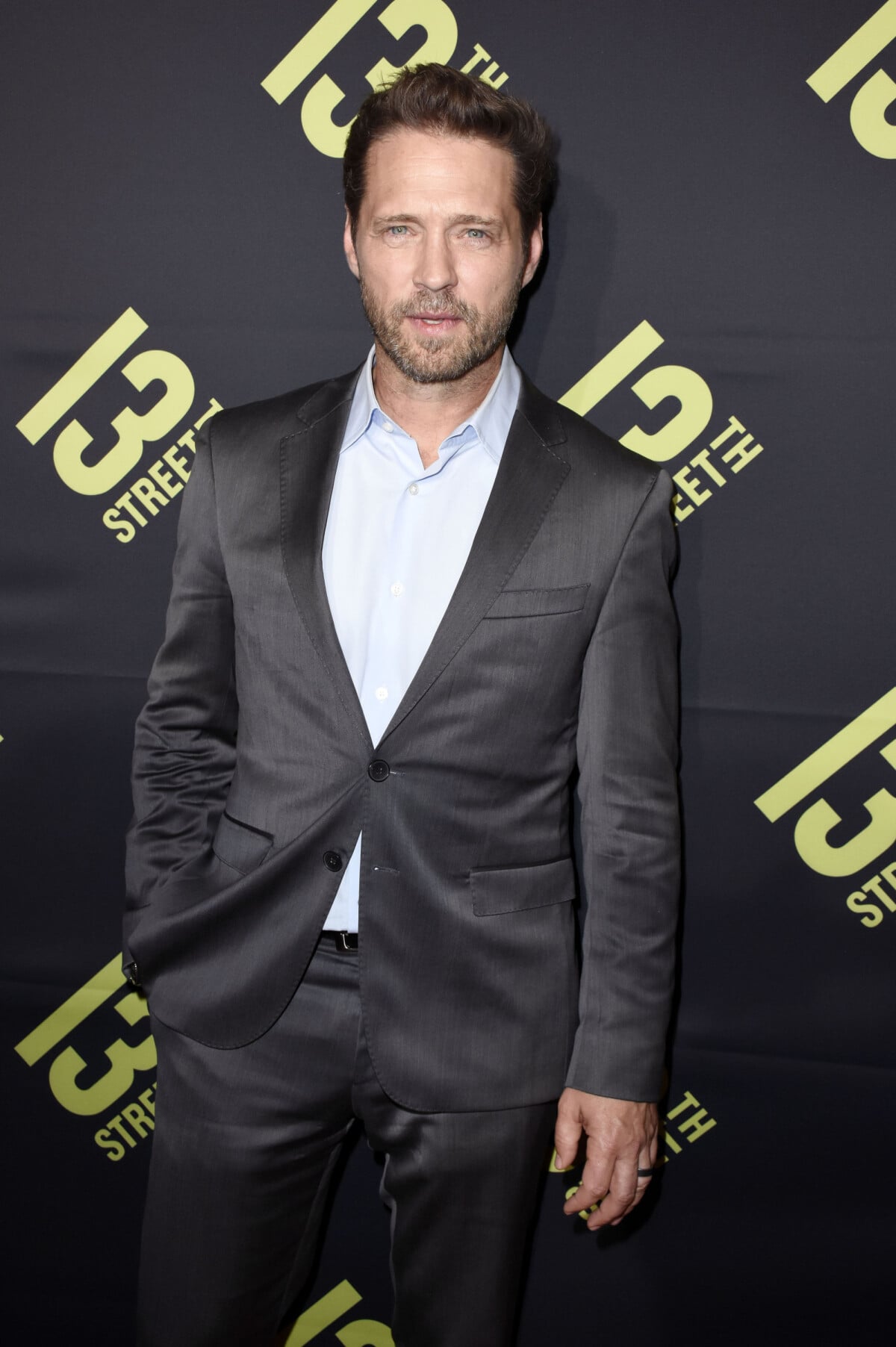 Photo : Jason Priestley lors de la première de la série "Private Eyes ...