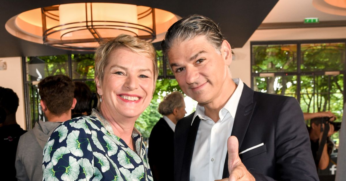 Élise Lucet et Jacques Cardoze au photocall de la conférence de presse ...