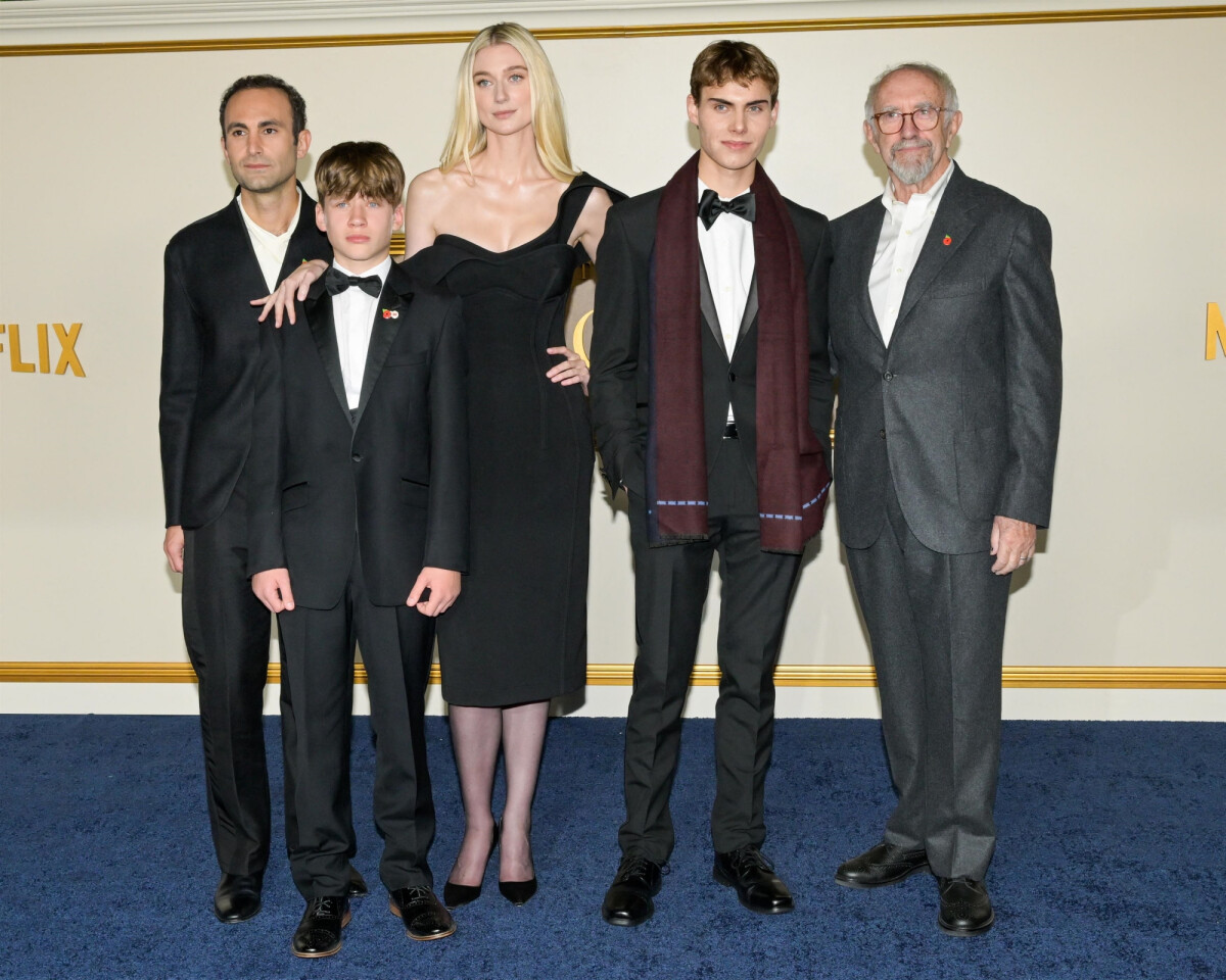 Photo : Khalid Abdalla, Fflyn Edwards, Elizabeth Debicki, Rufus Kampa, Jonathan Pryce - Los ...