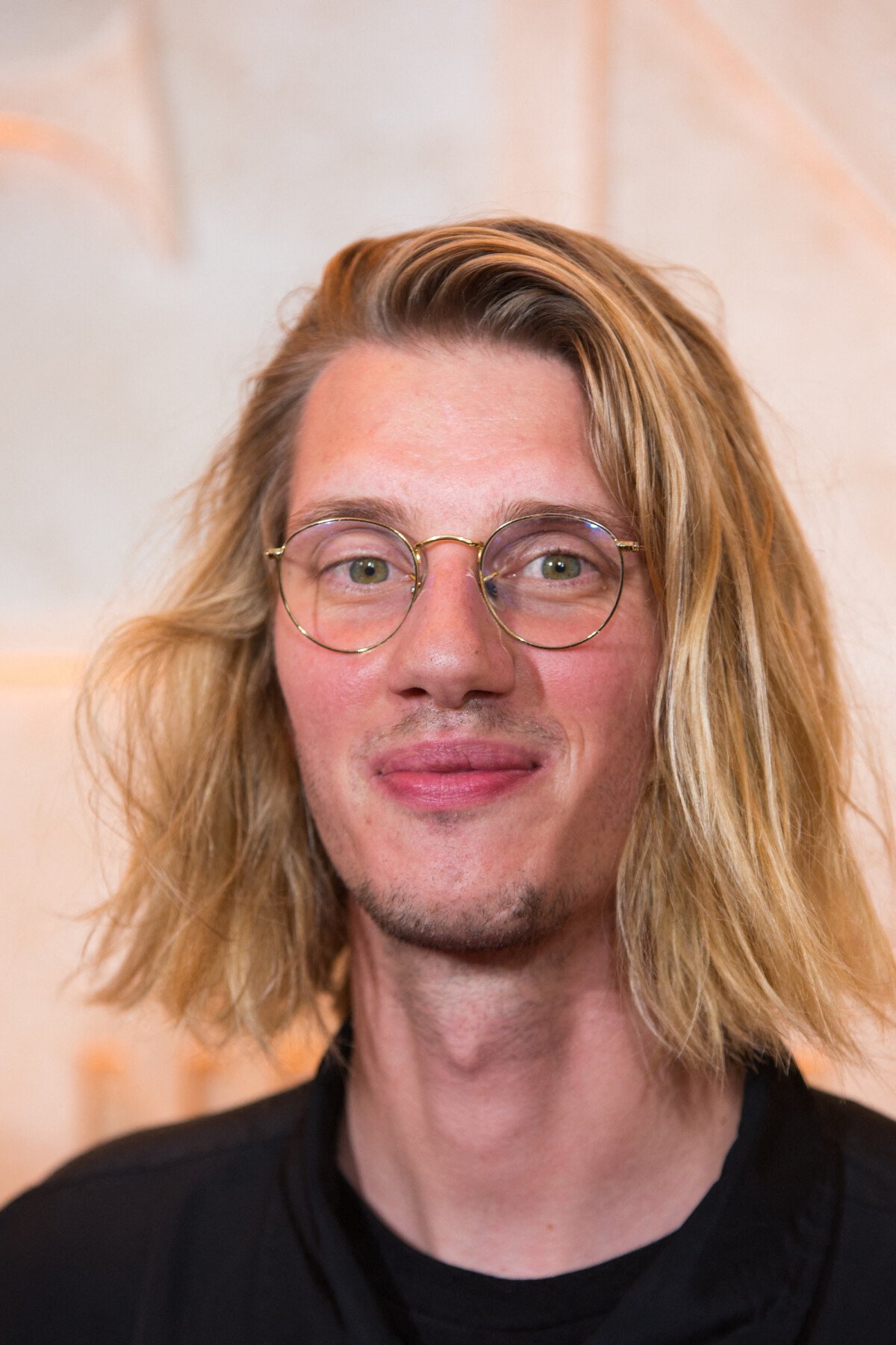 Photo : Paul Mirabel attends 'Athena' Netflix Paris film Premiere At ...