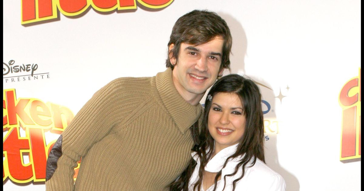 MATHIEU JOHANN & LUCIE BERNARDONI (Star academy) a la première du film ...