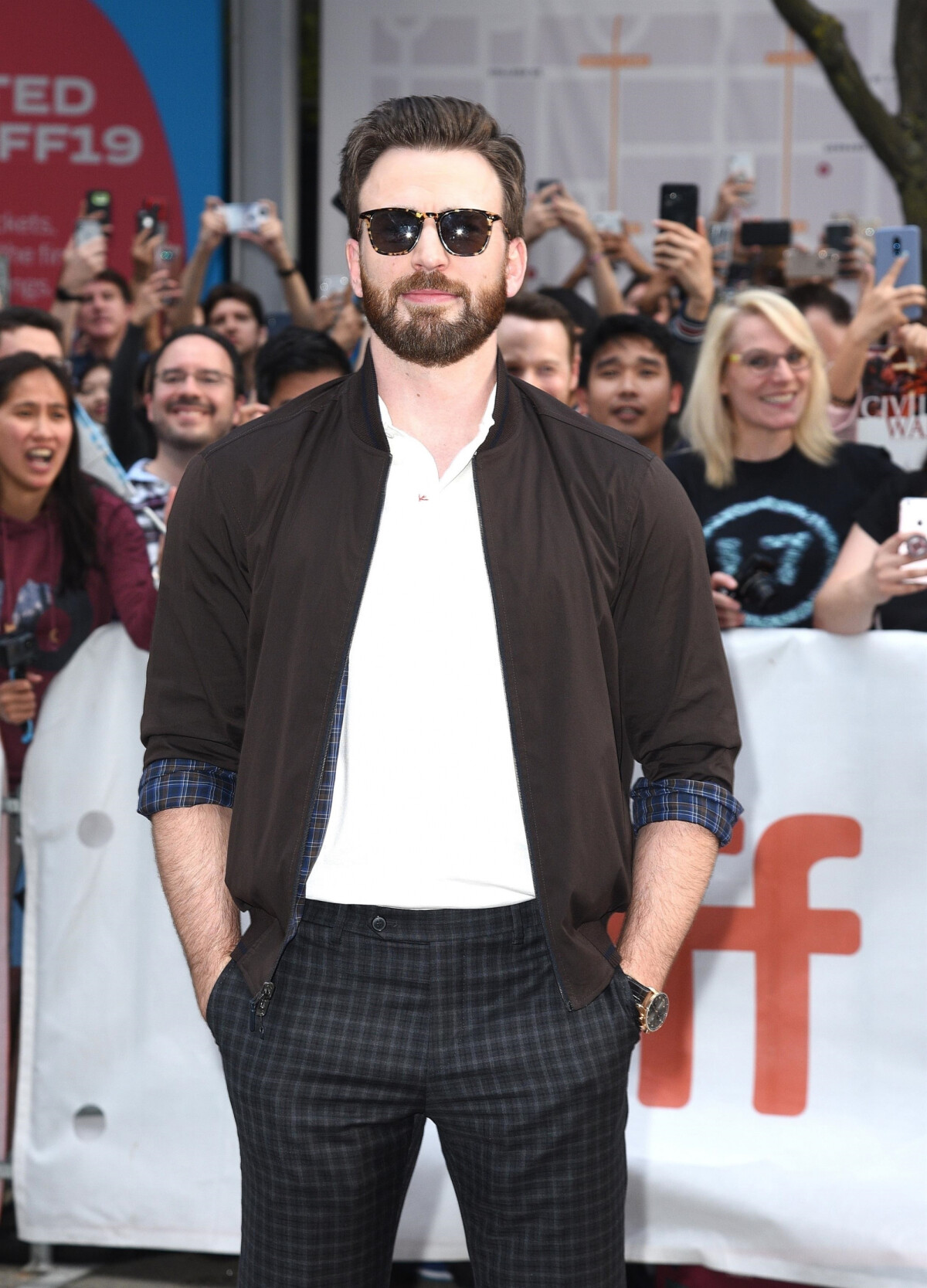 Photo : Chris Evans - Photocall du film « Knives Out » lors du Festival ...